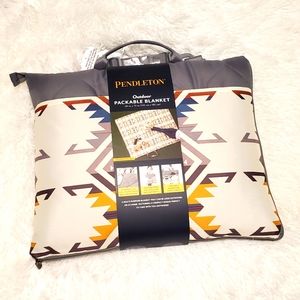 Pendleton | Accents | 9 Pendleton Home Collection Sherpa Throw | Poshmark